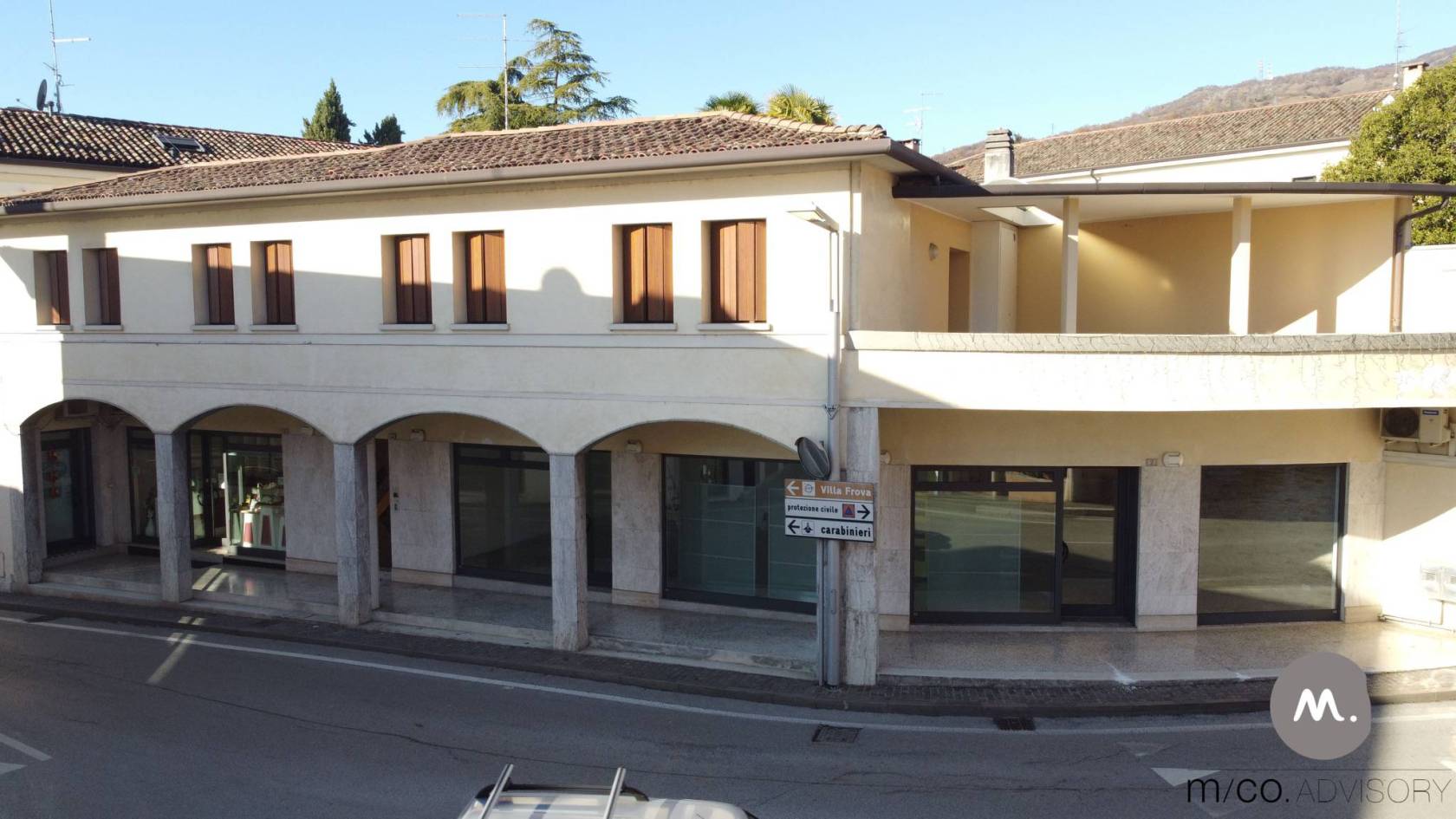 Locale commerciale in Vendita