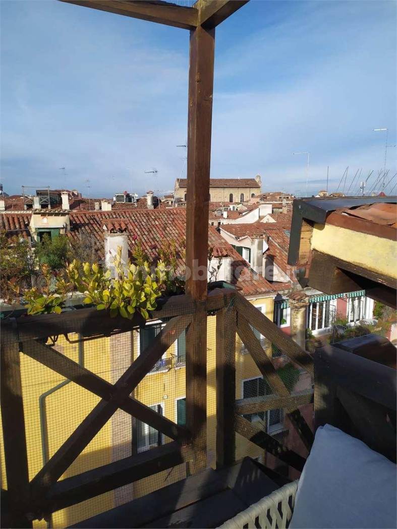 Palazzo - Edificio in Vendita