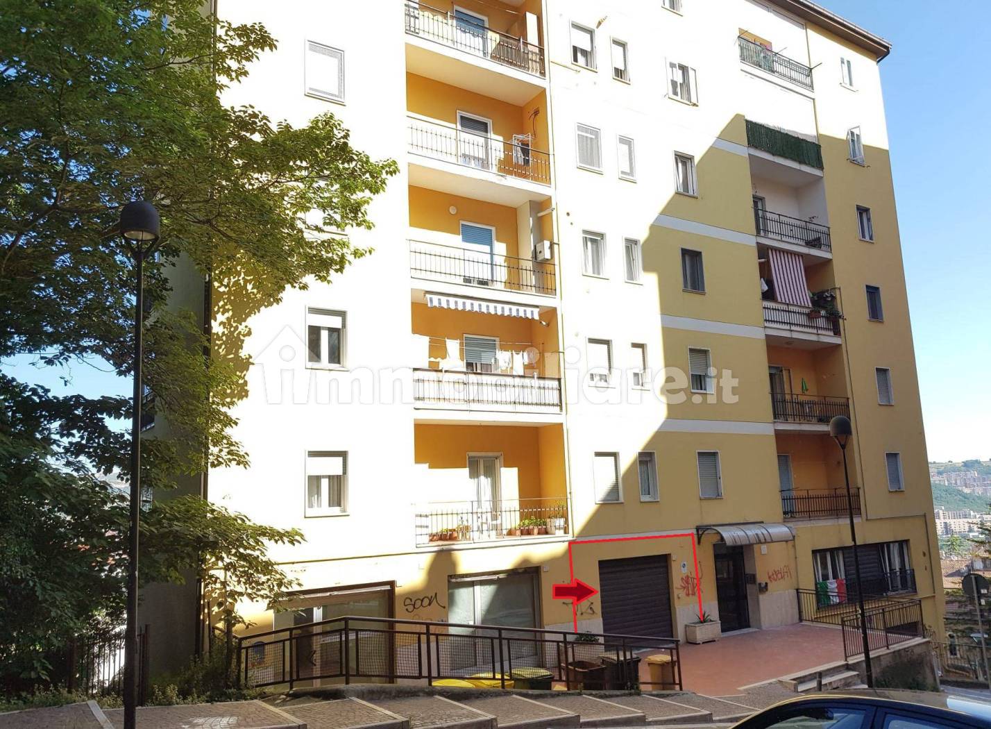 Locale commerciale in Vendita