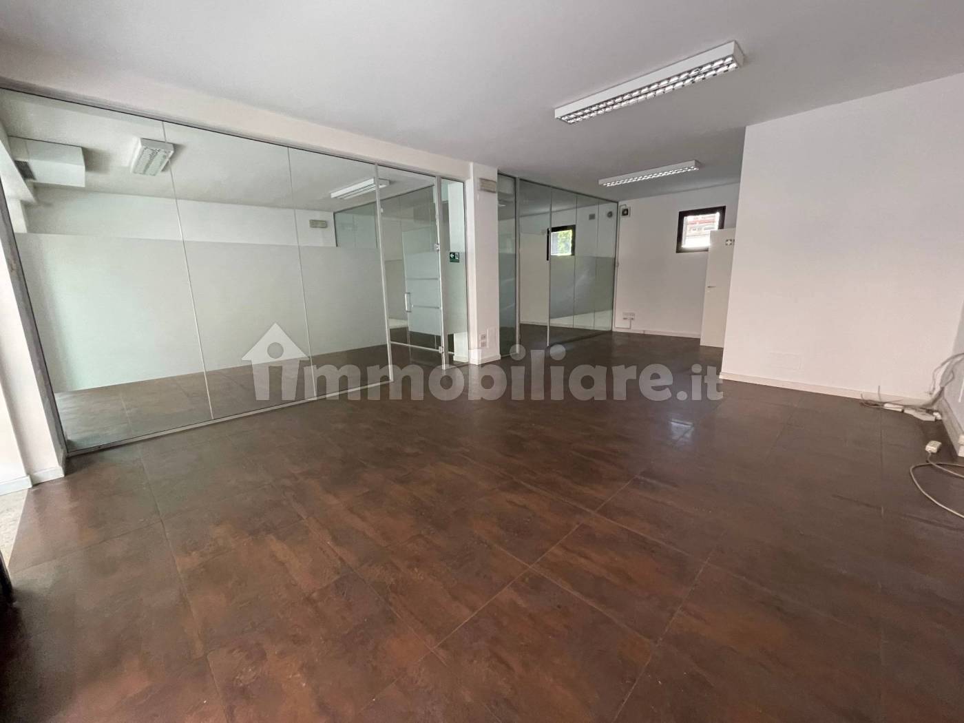 Locale commerciale in Vendita