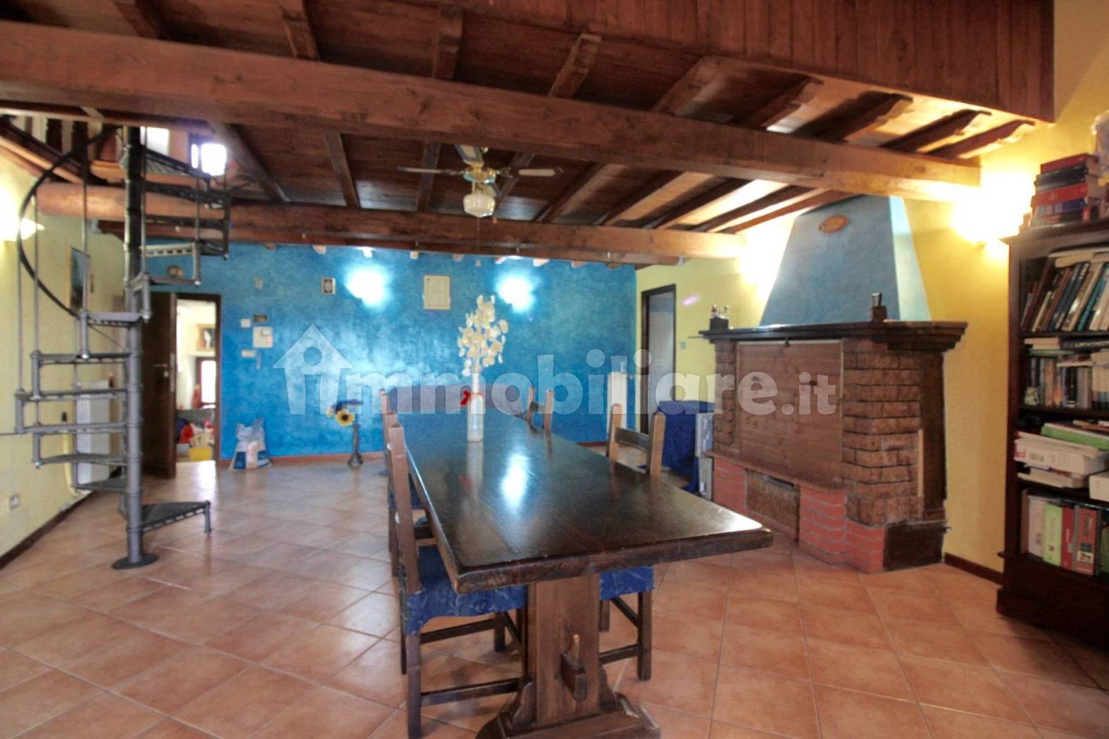 Quadrilocale via cassia interna, Centro, Vetralla