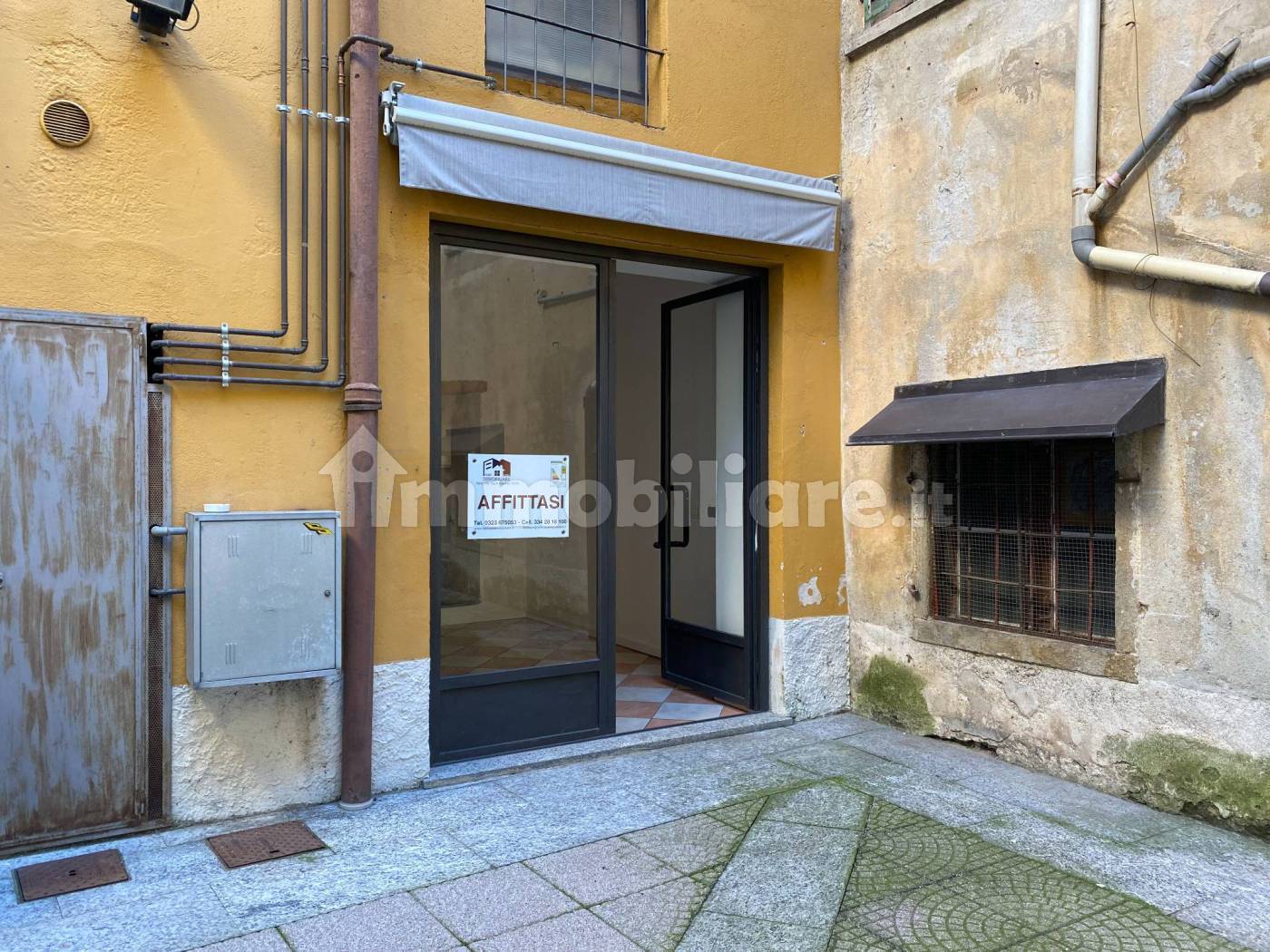 Locale commerciale in Vendita