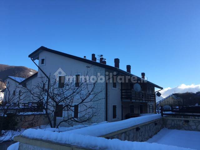 Trilocale via dei Frattali, Rovere, Rocca di Mezzo