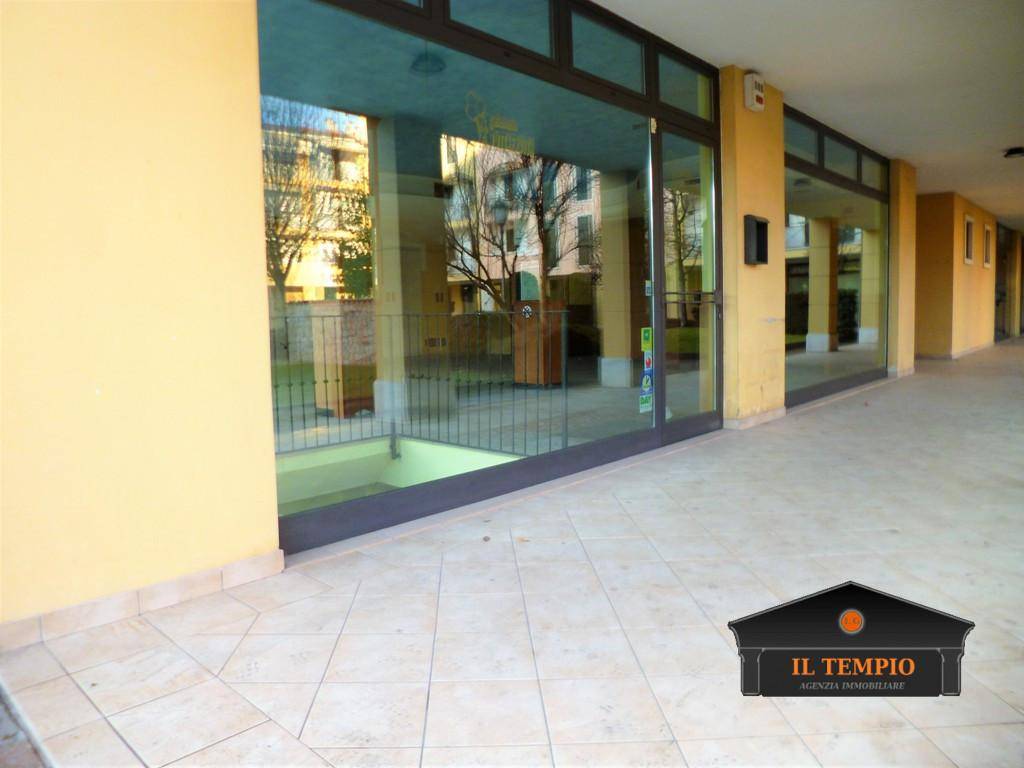 Locale commerciale via roma, Montebello Vicentino, Rif. 87813724 ...
