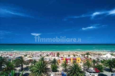 Locale commerciale in Vendita