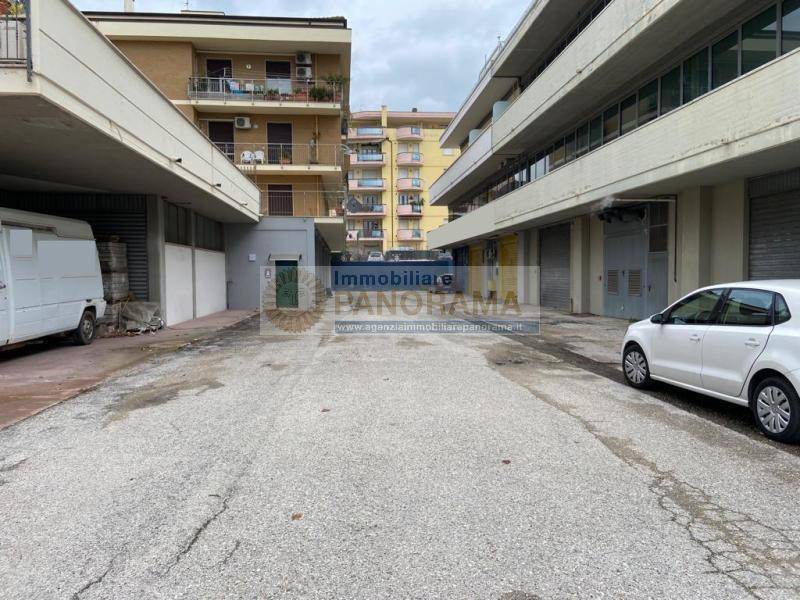 Negozio - Locale commerciale in Vendita