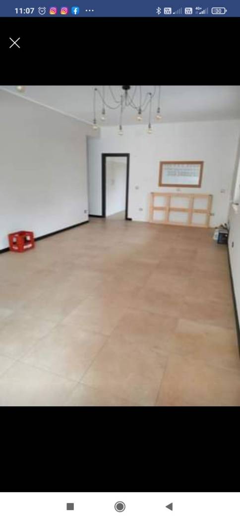 Locale commerciale in Vendita