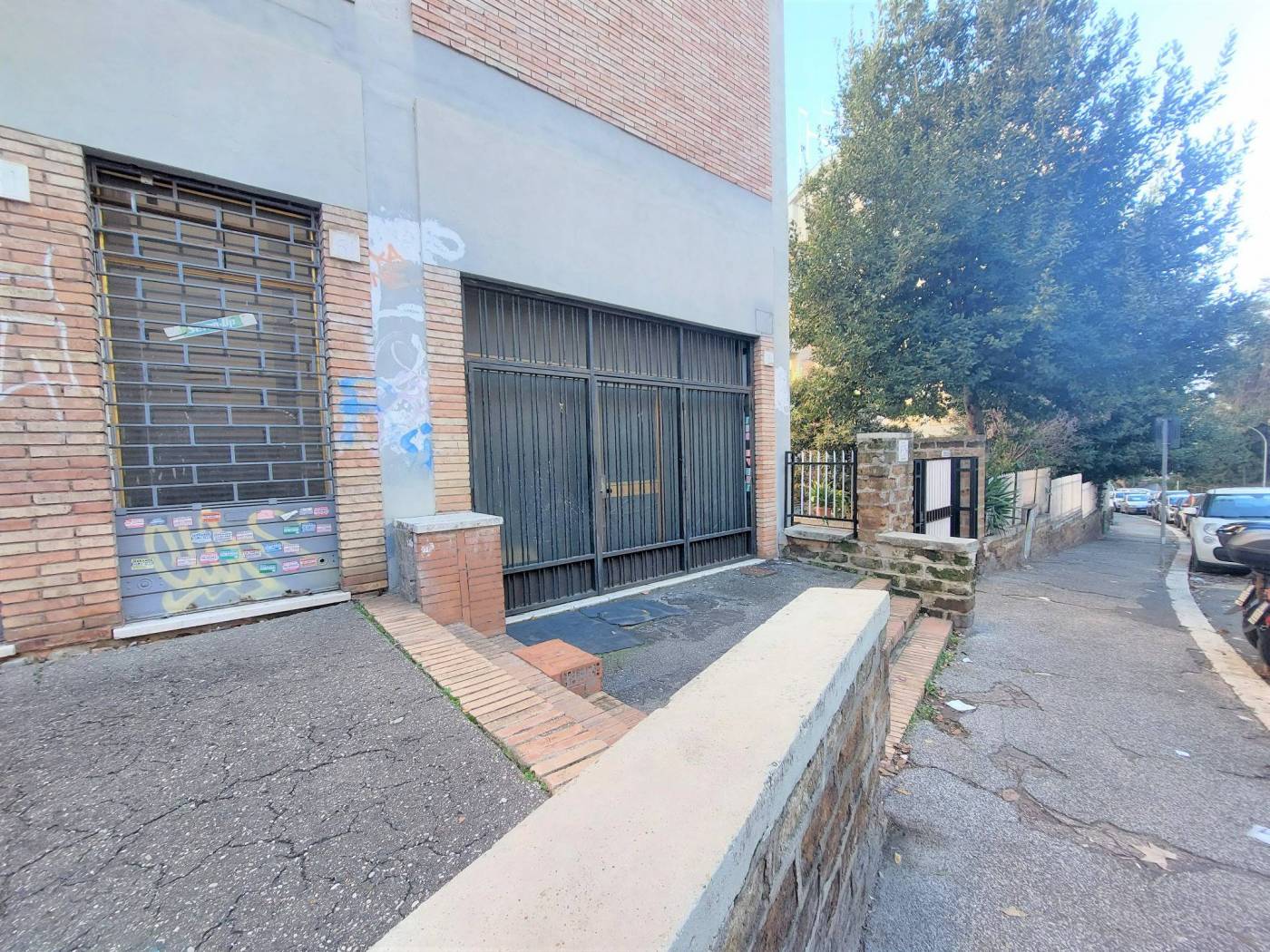 Locale commerciale in Vendita