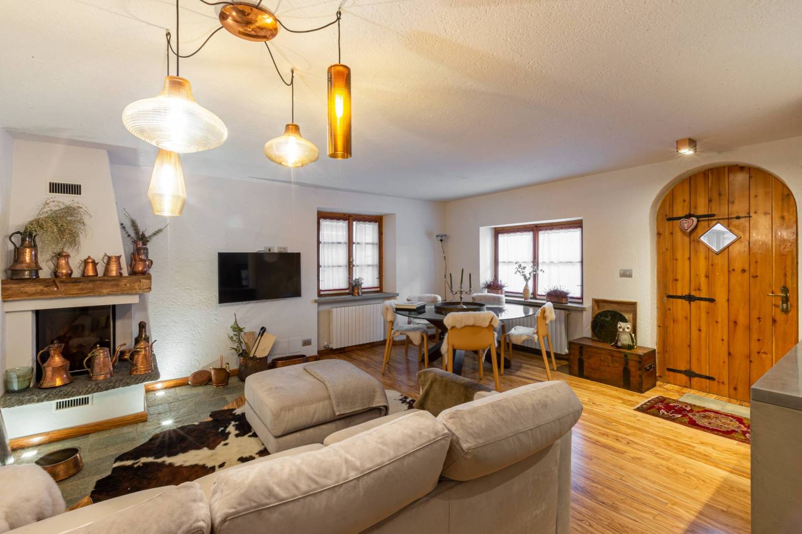 Quadrilocale via Colle del Gigante 13, Centro, Courmayeur