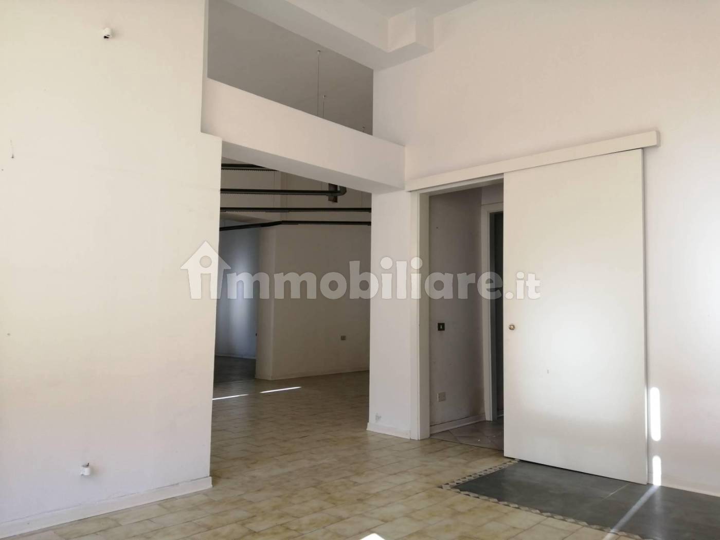 Negozio - Locale commerciale in Vendita