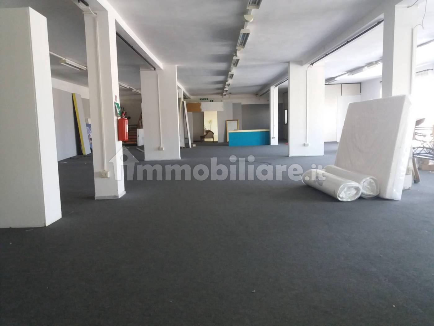 Negozio - Locale commerciale in Vendita