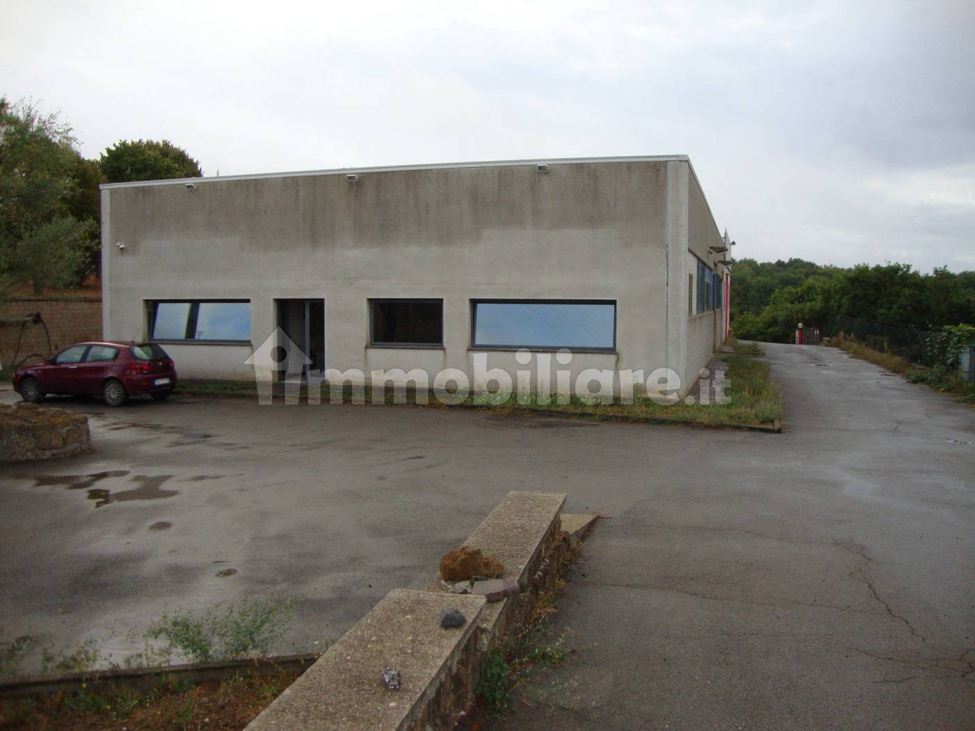 Locale commerciale in Vendita