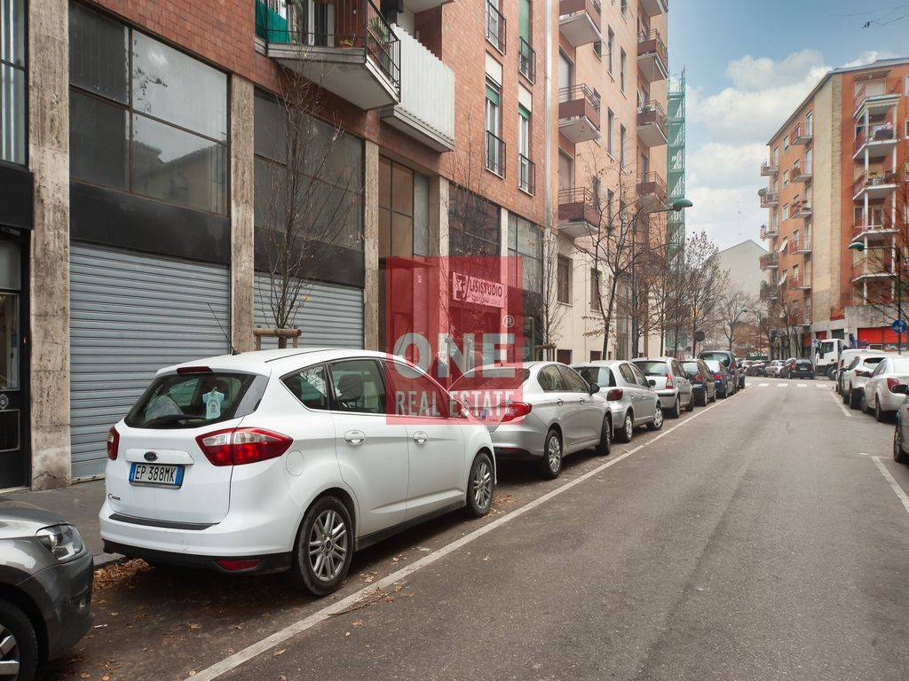 Locale commerciale in Vendita