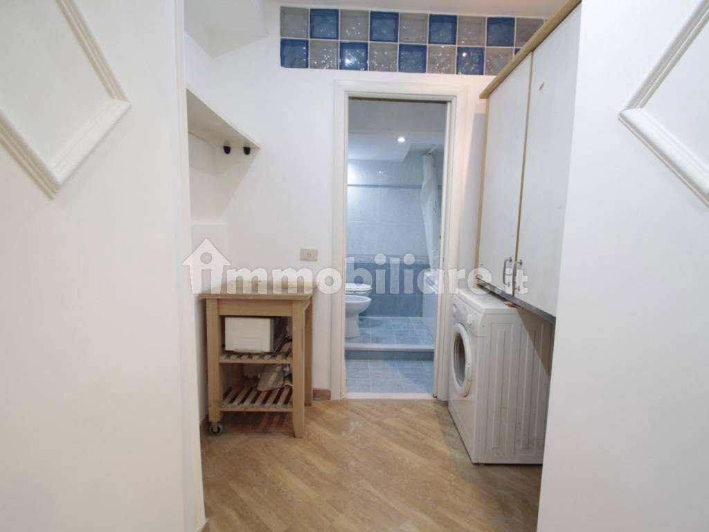 Rent Apartment Rome. 2-room flat in via Vespasiano 17A. Excellent ...