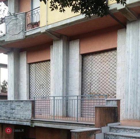 Locale commerciale in Vendita