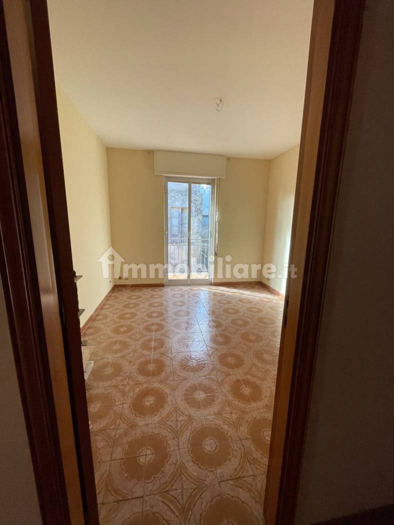 Quadrilocale via Gianbattista Odierna 46, Centro, Ragusa