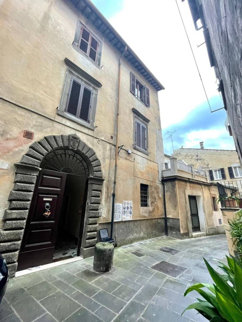 Trilocale via Giuseppe Mazzini, Centro, Orte