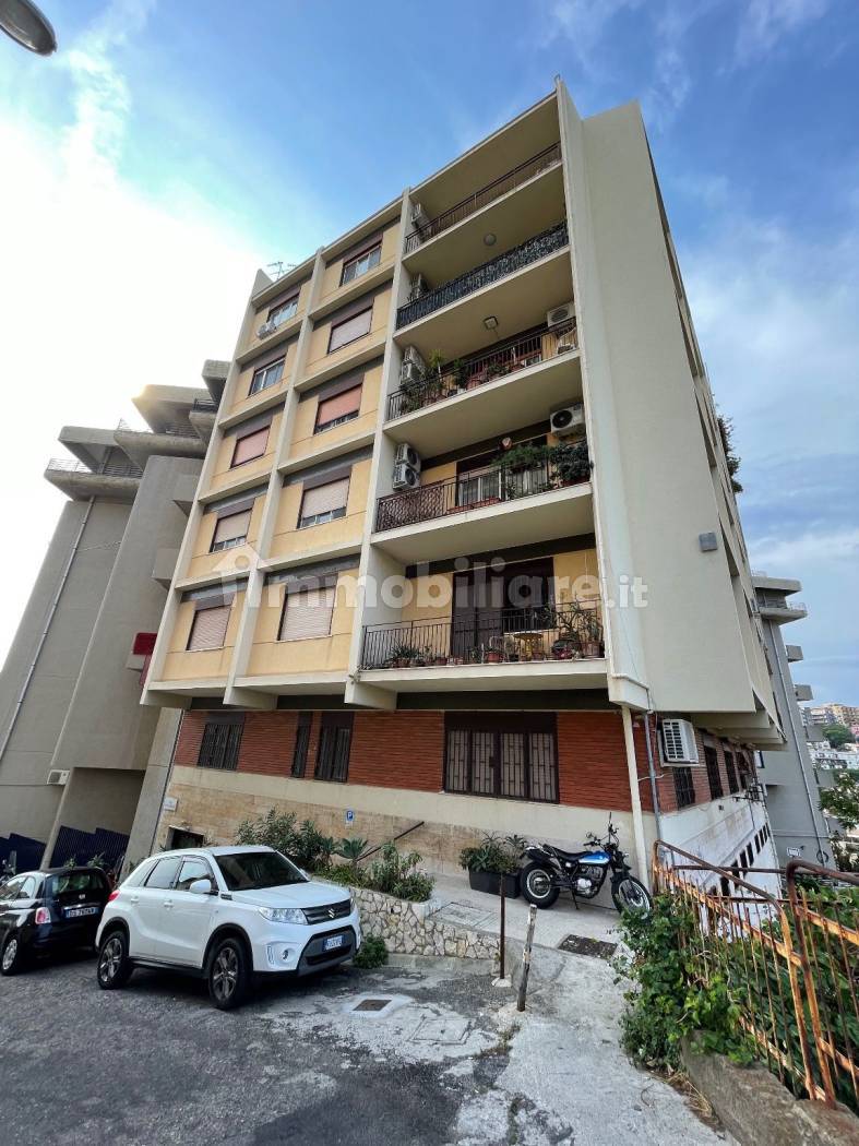 Quadrilocale via Peculio Frumentario 31, Centro Storico, Messina