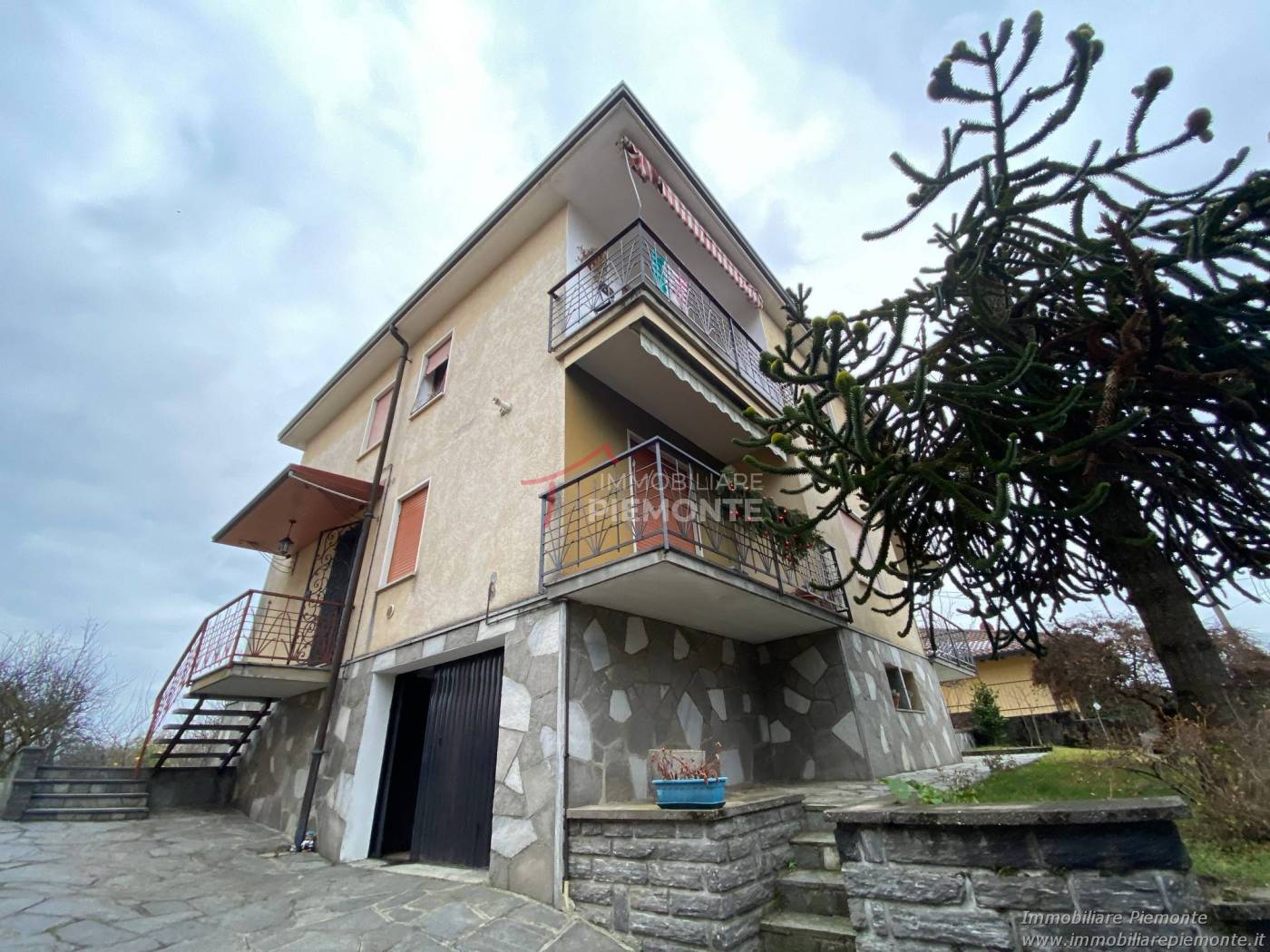 Trilocale via Italia, Centro, Invorio