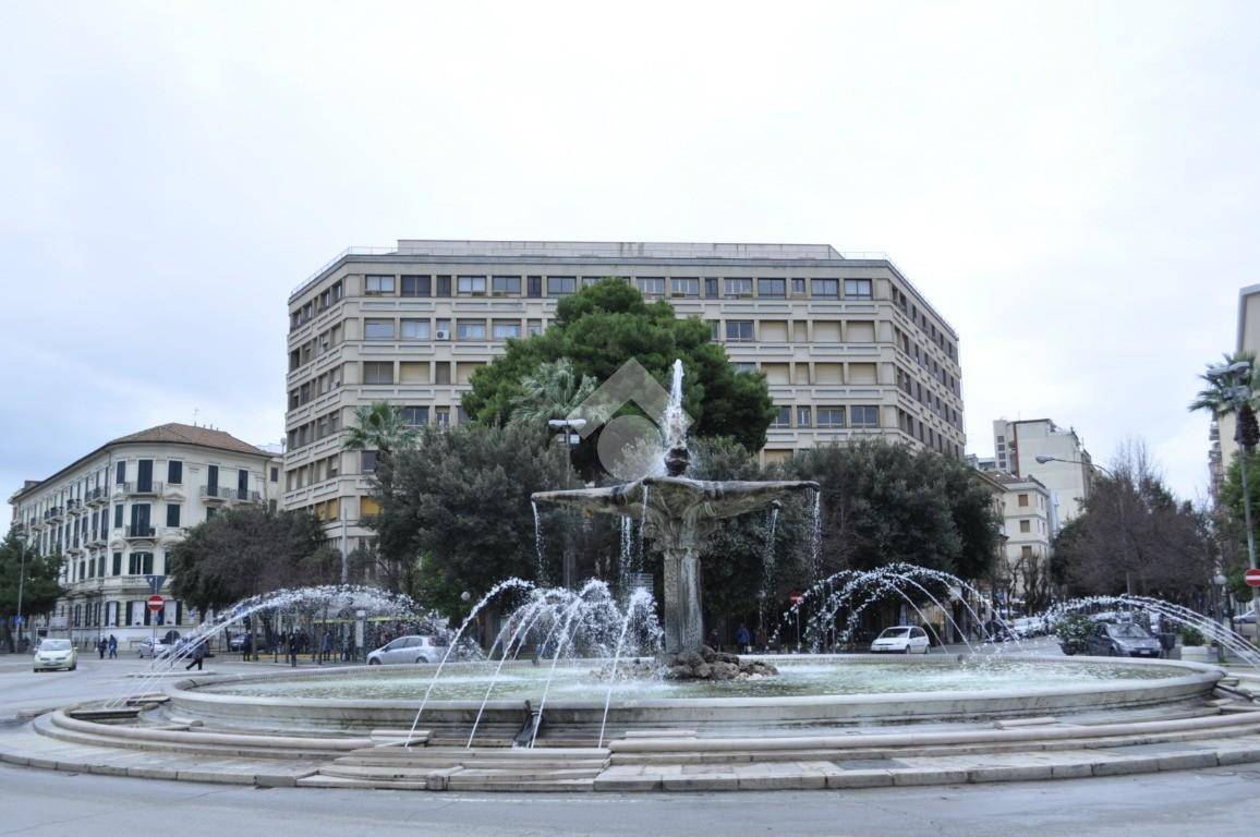 Locale commerciale in Vendita