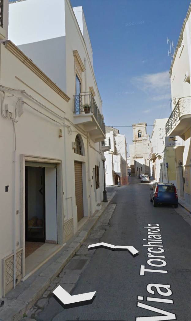 Locale commerciale in Vendita