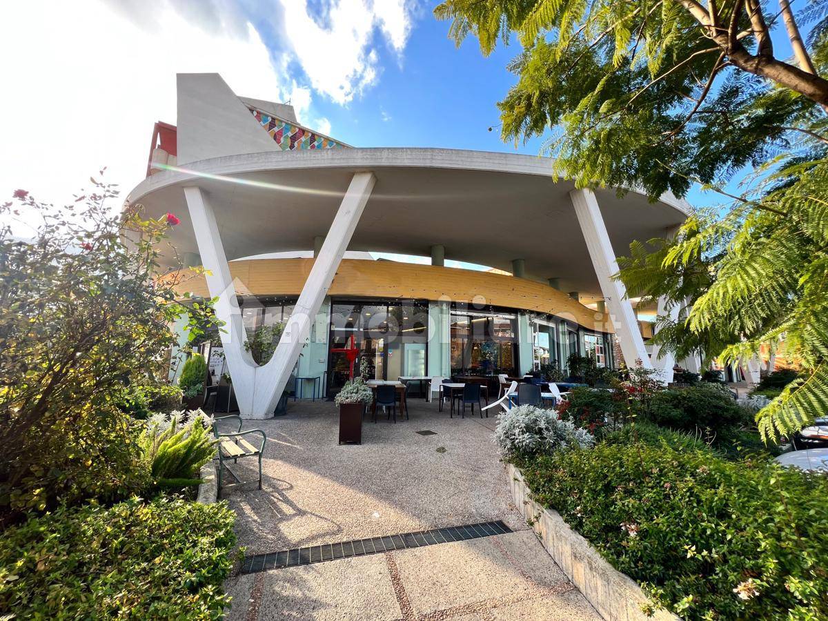 Locale commerciale in Vendita