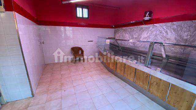 Locale commerciale in Vendita