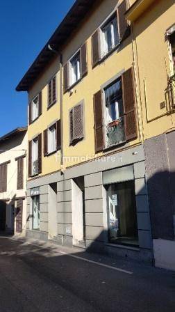 Locale commerciale in Vendita