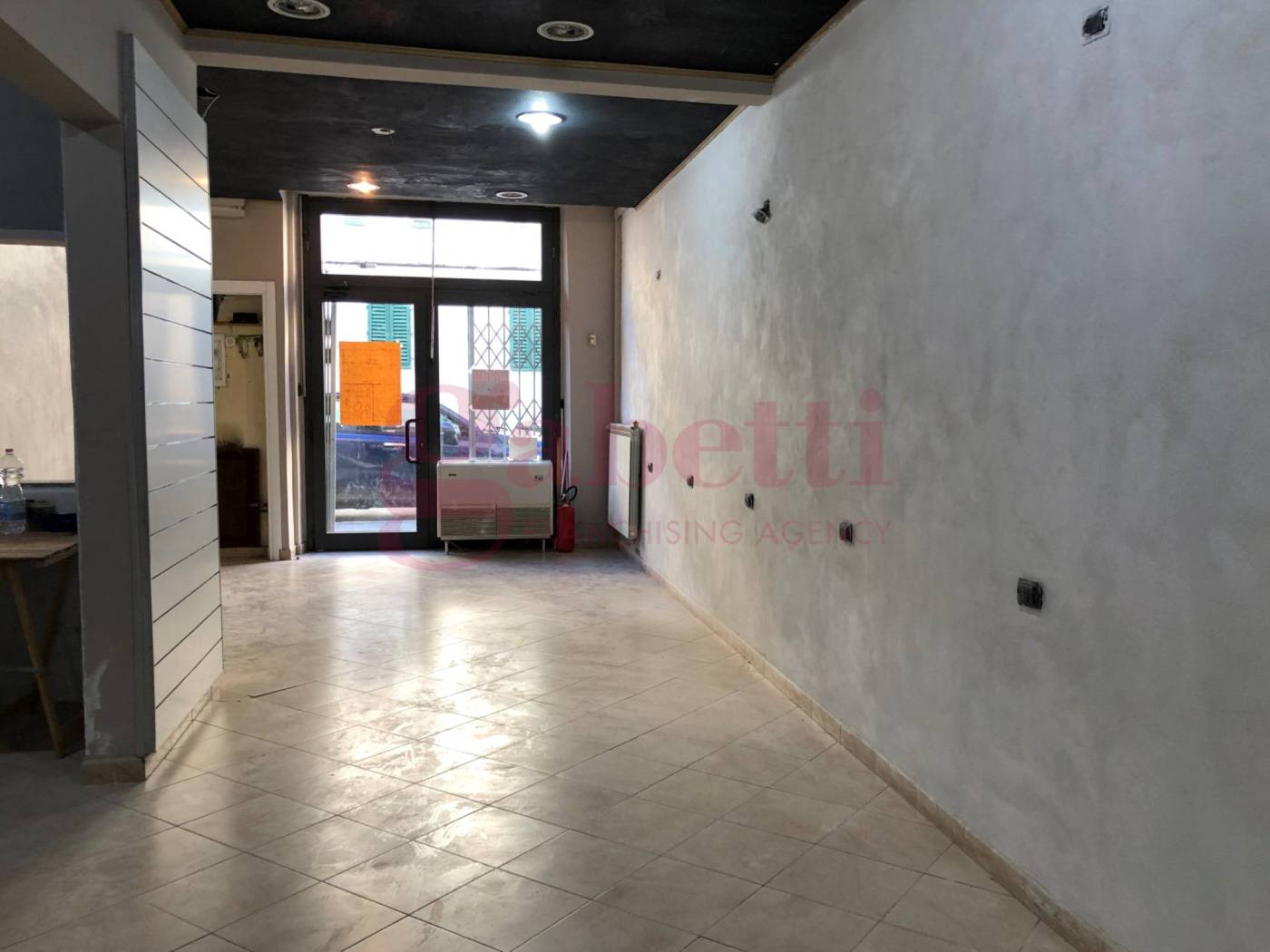 Locale commerciale in Vendita