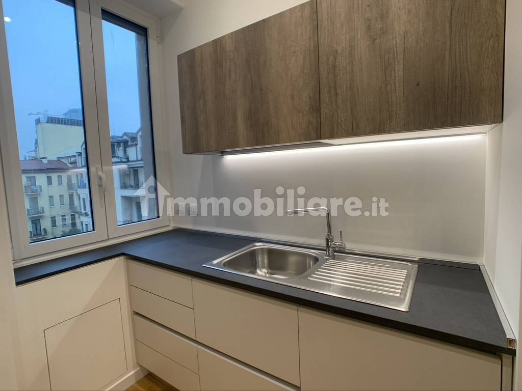 Affitto Appartamento Milano. Trilocale in via Tonale 5. Ottimo stato ...