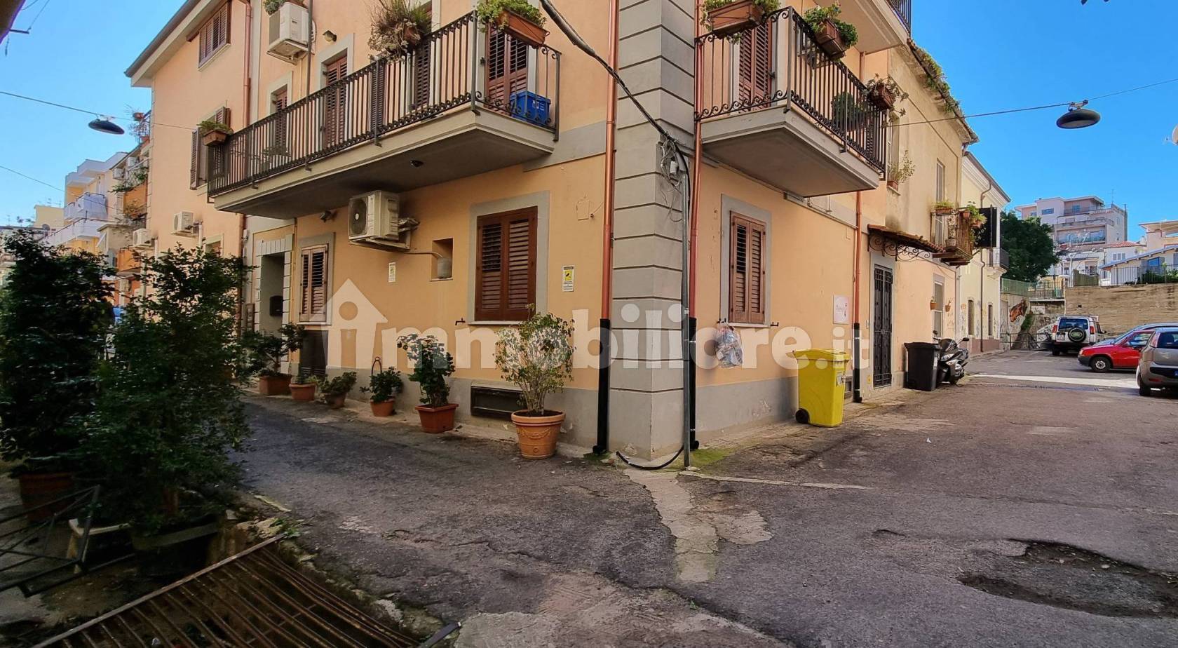 Locale commerciale in Vendita