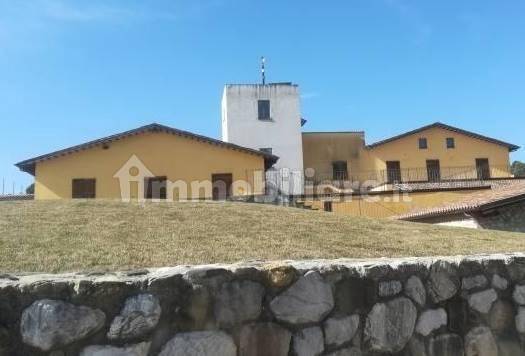 Locale commerciale in Vendita