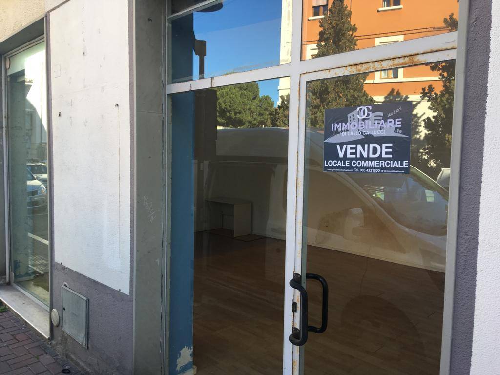 Locale commerciale in Vendita