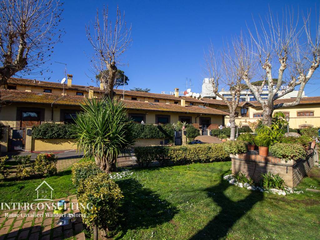 Sale Apartment Rome. 2-room flat in via Flaminia 871. Excellent ...