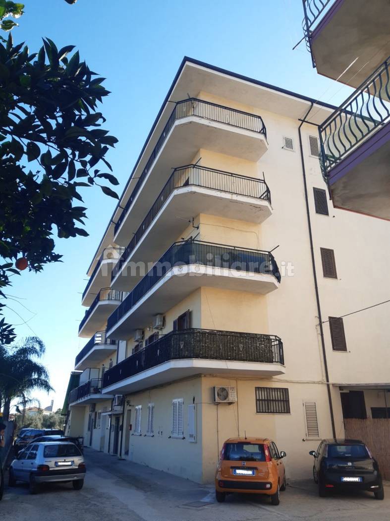 Quadrilocale via Giannone, Marina Di Schiavonea, Corigliano-Rossano