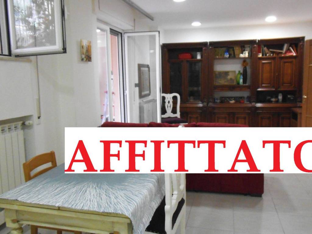 Affitto Appartamento Genova. Monolocale in via Luigi Gherzi. Buono ...