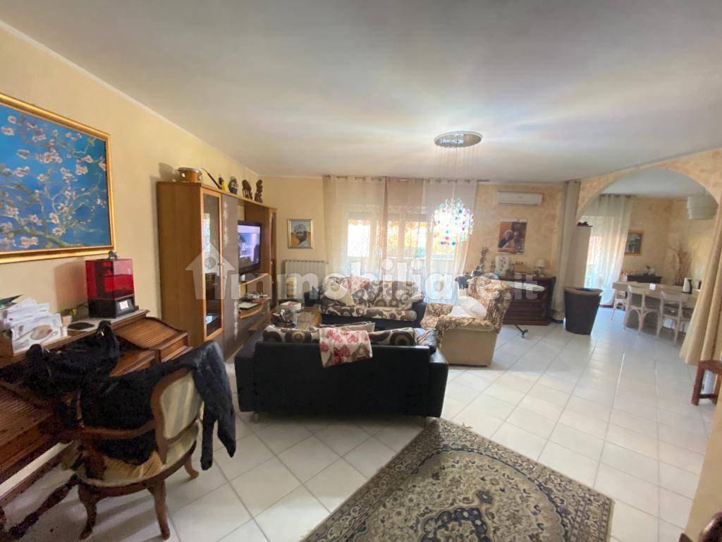 Appartamento ottimo stato, secondo piano, Avenza, Carrara