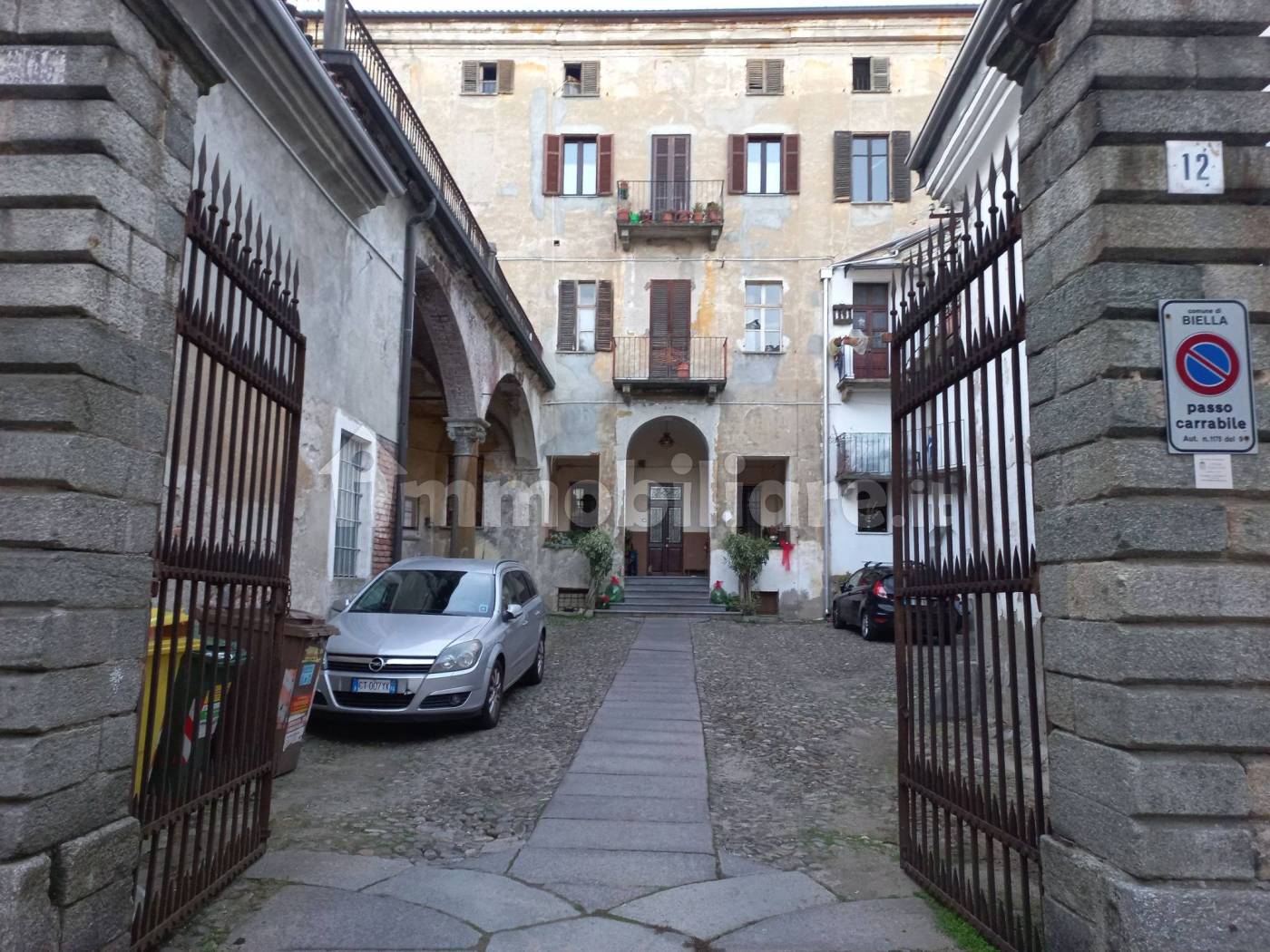 Bilocale via Belletti Bona 12, Centro Storico, Biella