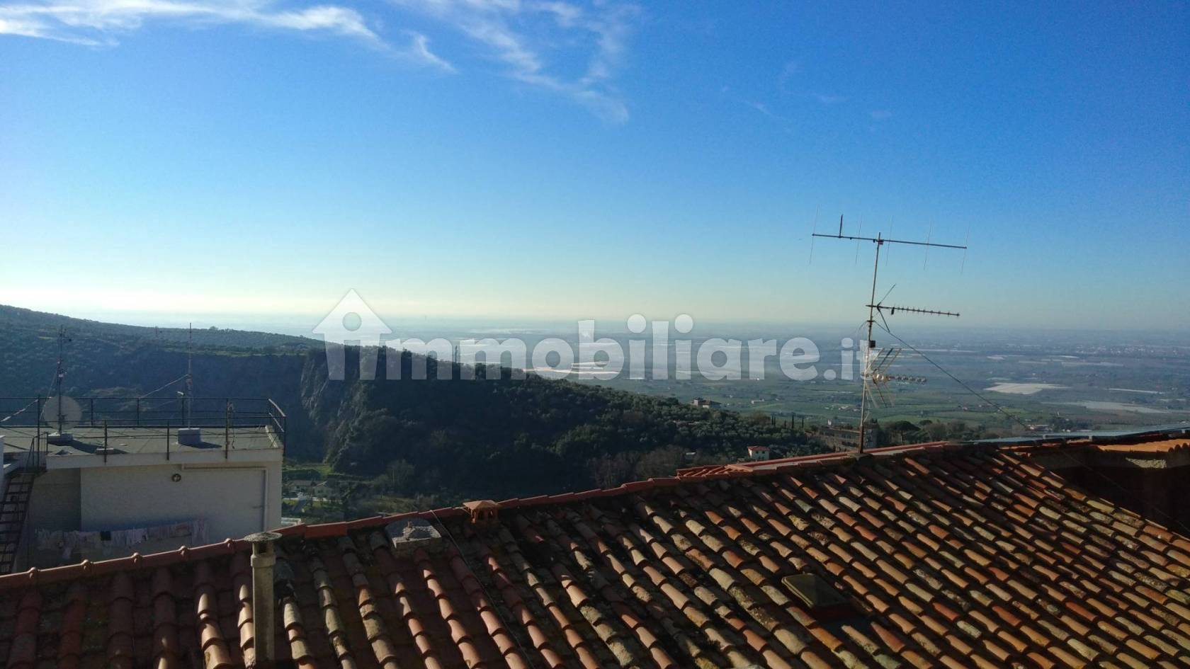 Bilocale via del Tempio d&#x27;Ercole, Centro, Cori