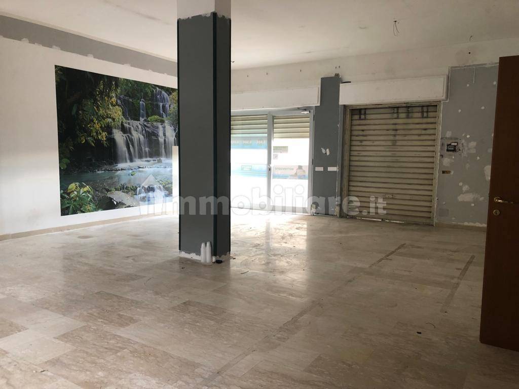 Attività commerciale in Vendita