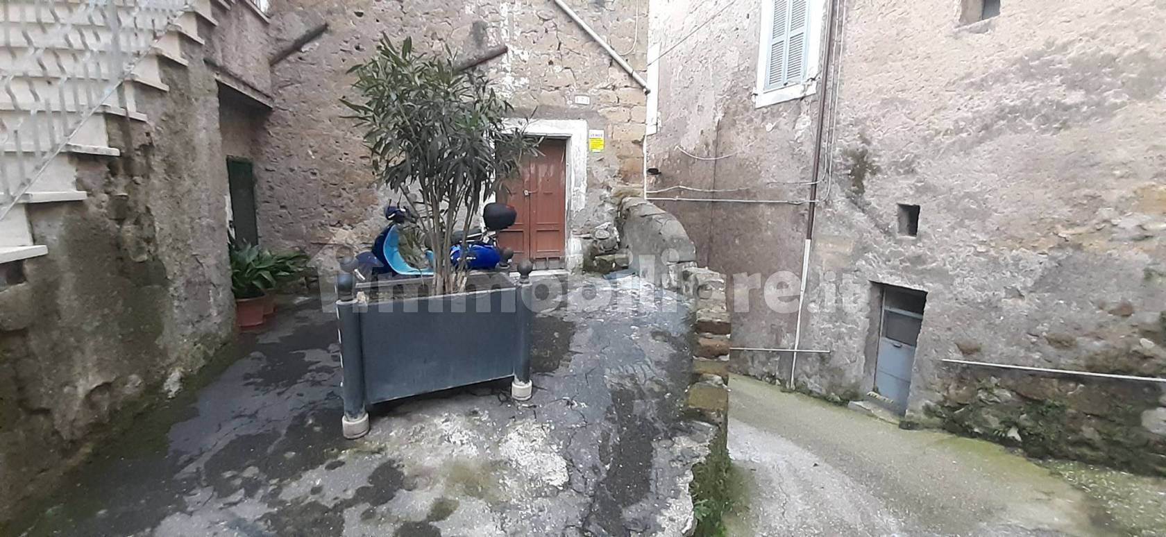 Trilocale via Giuseppe Mazzini 42, Centro, Caprarola