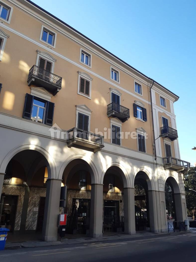 Appartamento viale Giacomo Matteotti 2, Centro Storico, Biella