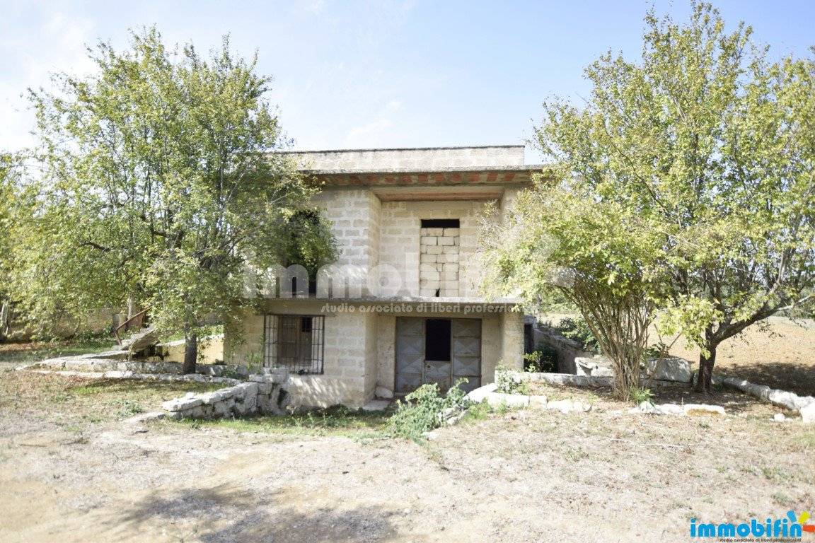 Rustico, nuovo, 206 m², Oria