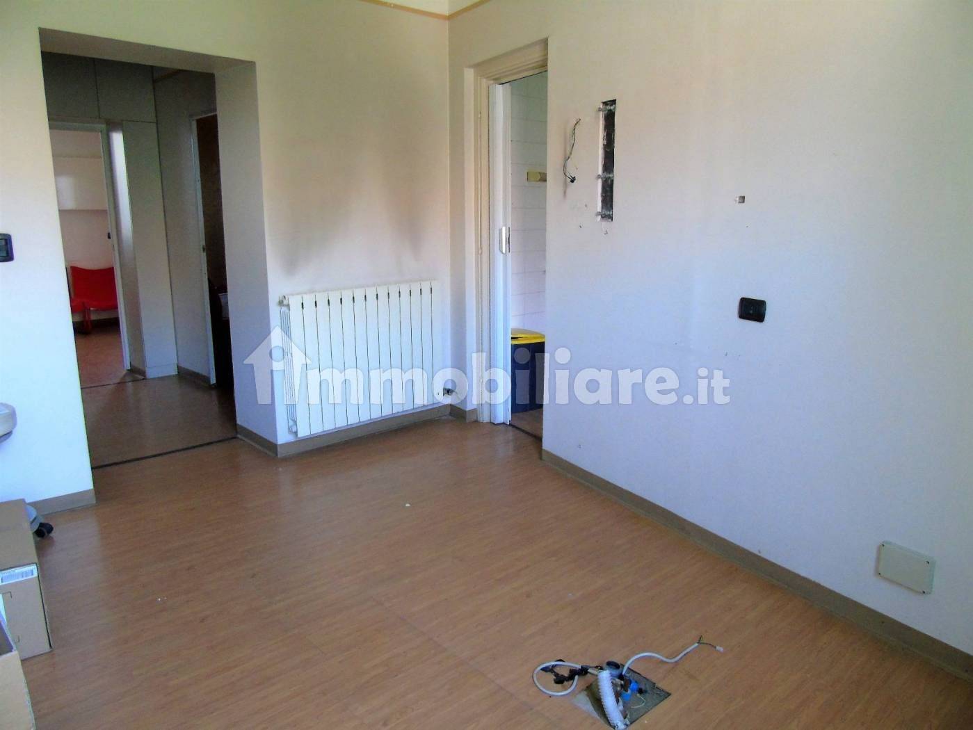 Locale commerciale in Vendita