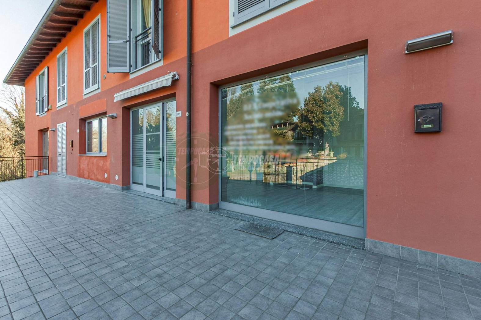 Locale commerciale in Vendita