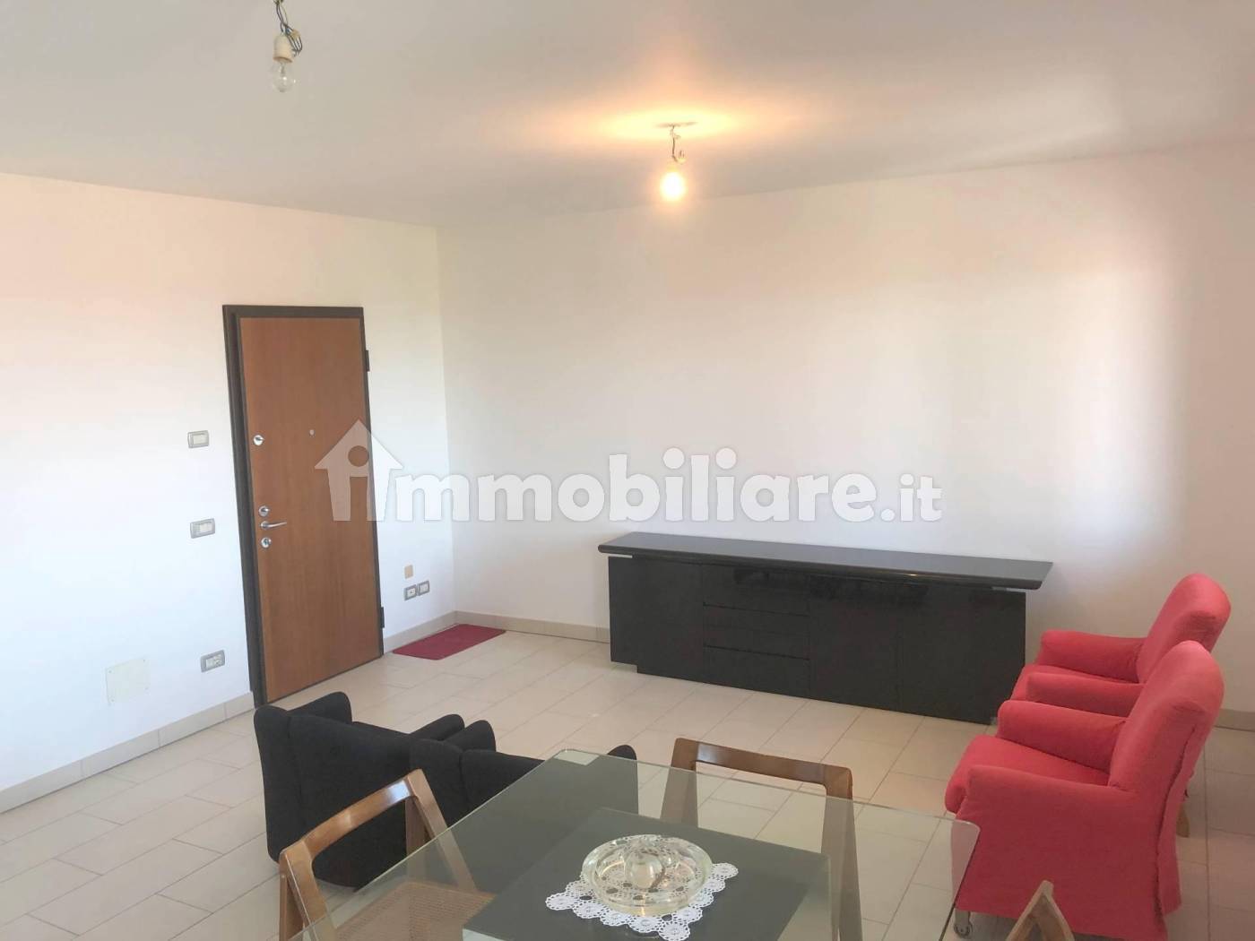 Trilocale via Piave 33, Robbiate