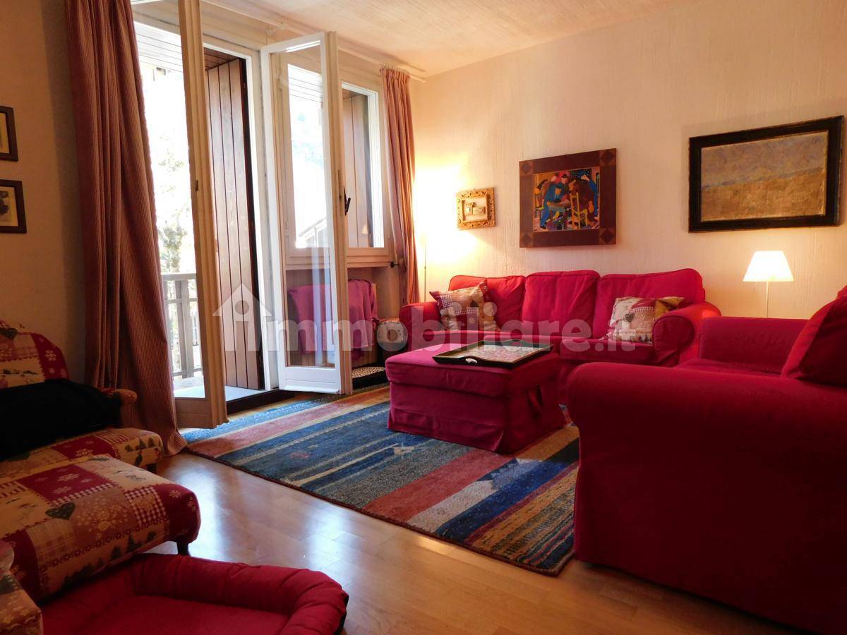 Trilocale viale Monte Bianco 51, Centro, Courmayeur