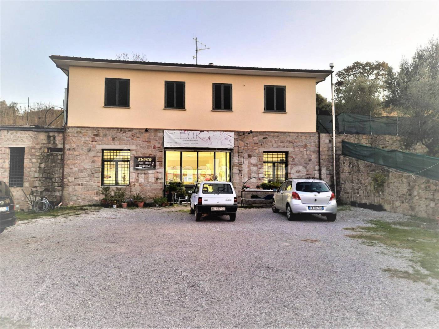 Locale commerciale in Vendita