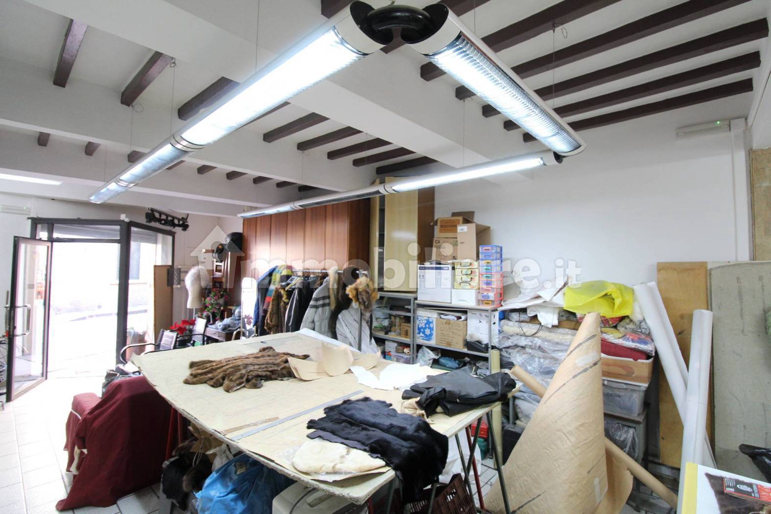 Locale commerciale in Vendita