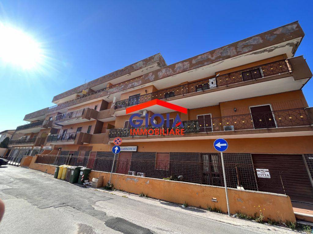 Appartamento via piazza Bergamo, Mondragone